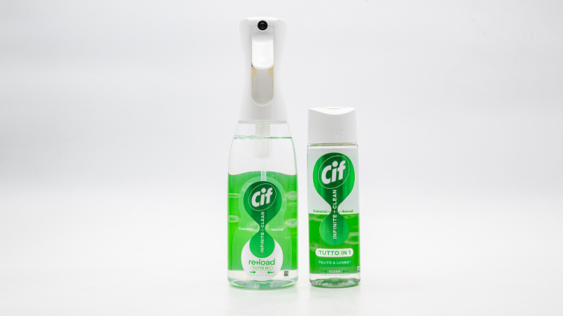 Cif Infinity clean con probiotici promette di prevenire lo sporco.