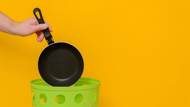 Come smaltire correttamente pentole e padelle | Altroconsumo